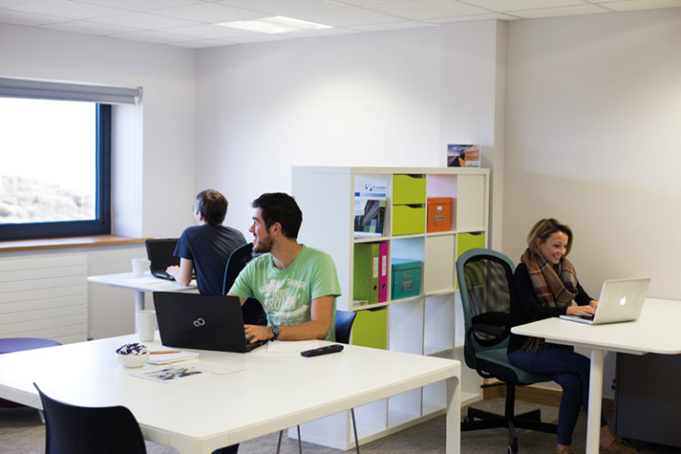 7 Examples of Teamwork & Collaboration in the Workplace