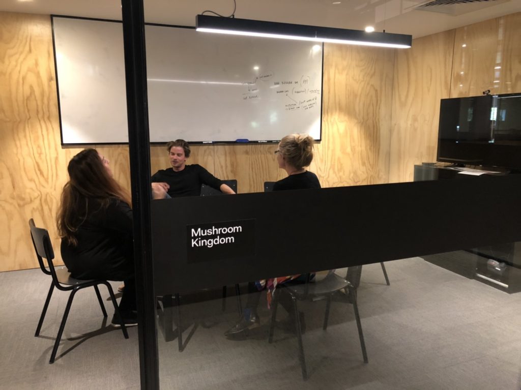 Creating the Perfect Huddle Room (Step-By-Step Guide) | Avocor